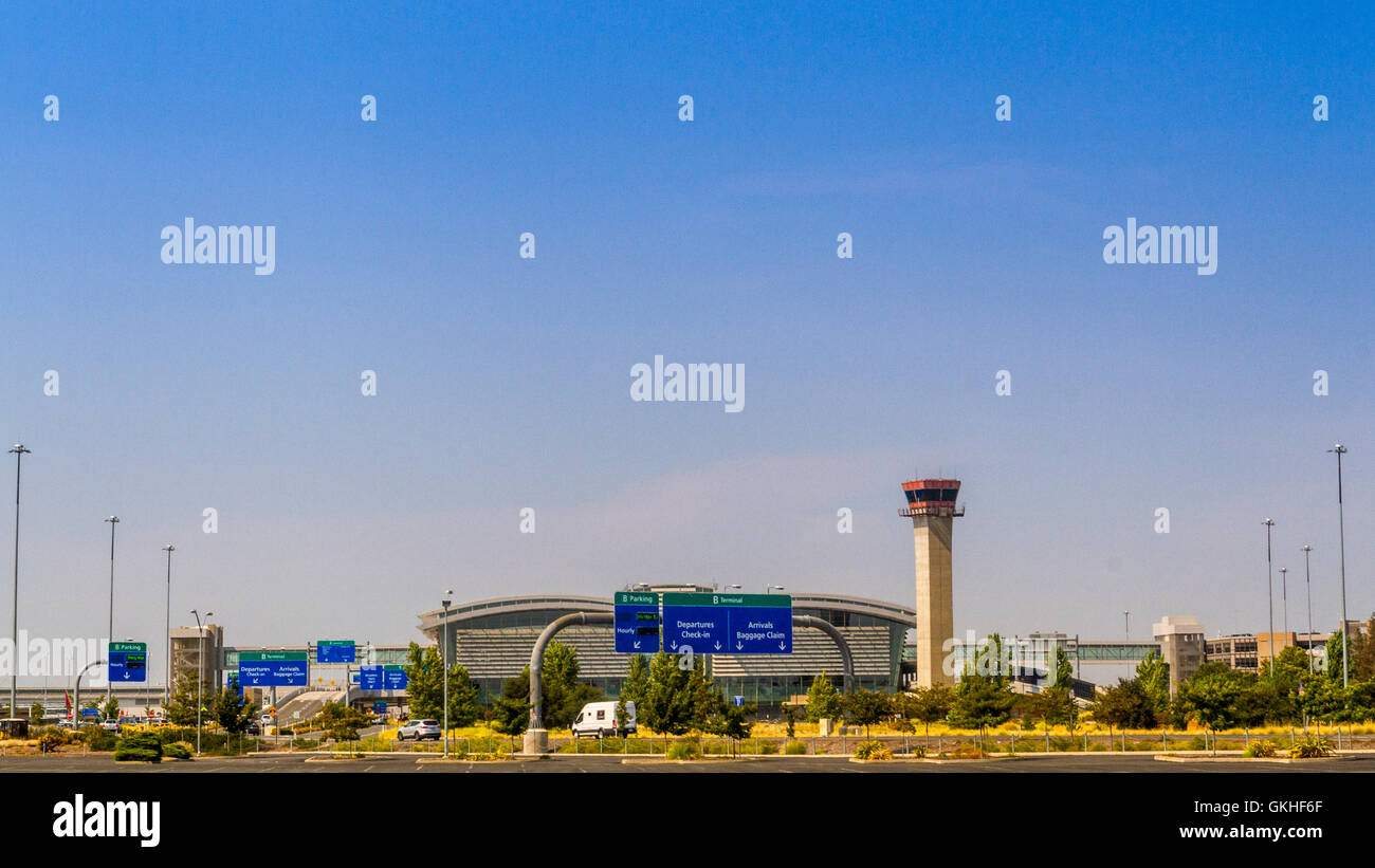 Sacramento international airport hi-res stock photography and images ...