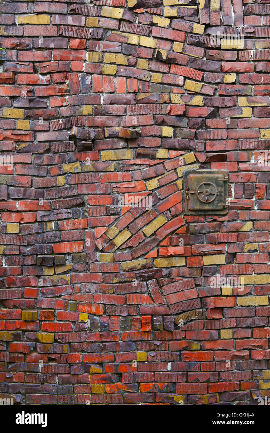 Crazy brickwork hi-res stock photography and images - Alamy