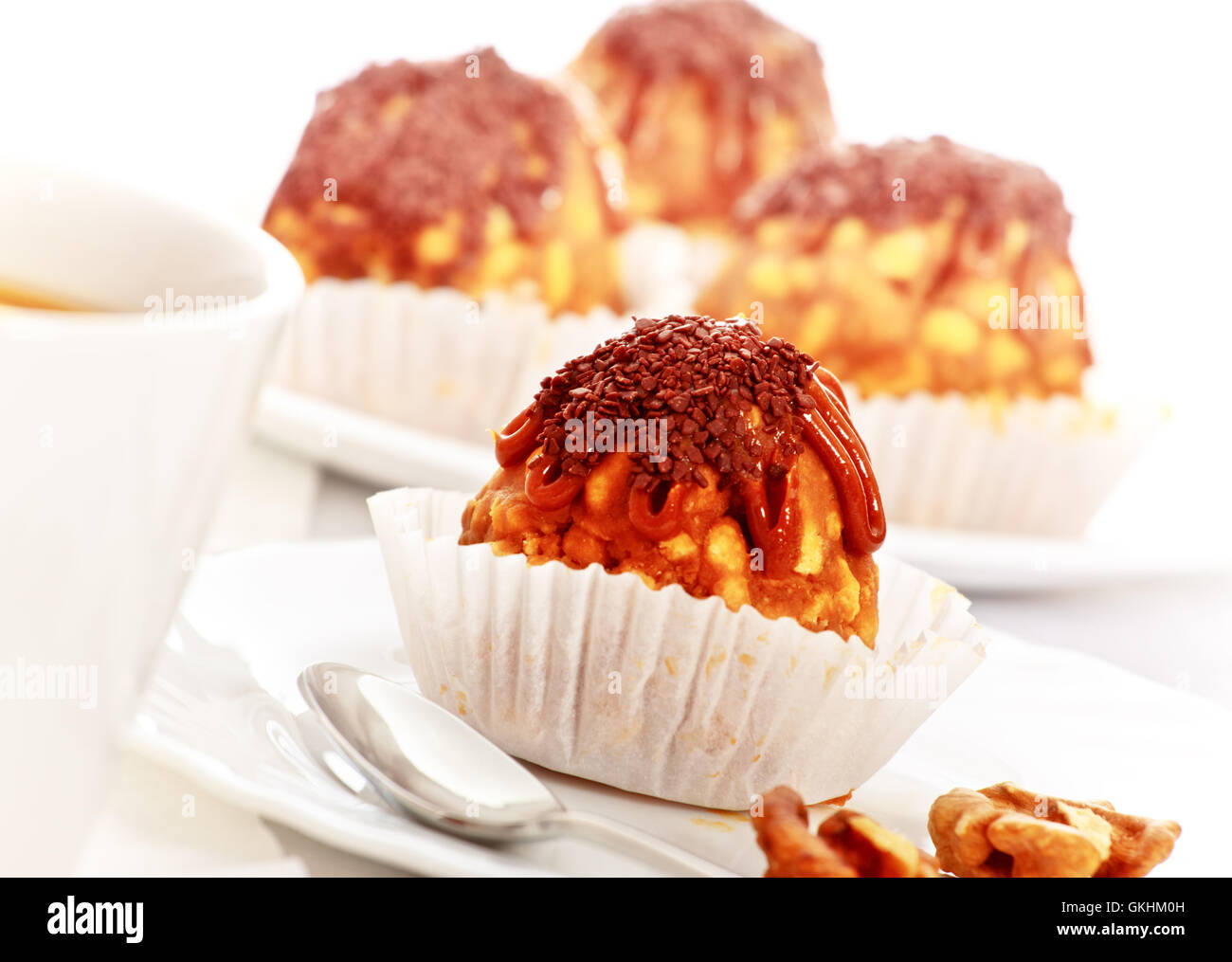 Caramel fancy cakes hi-res stock photography and images - Alamy
