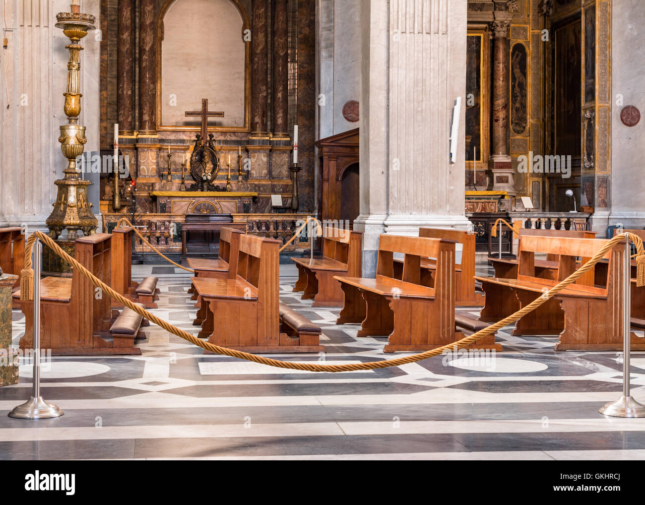 Antique pews hi-res stock photography and images - Alamy