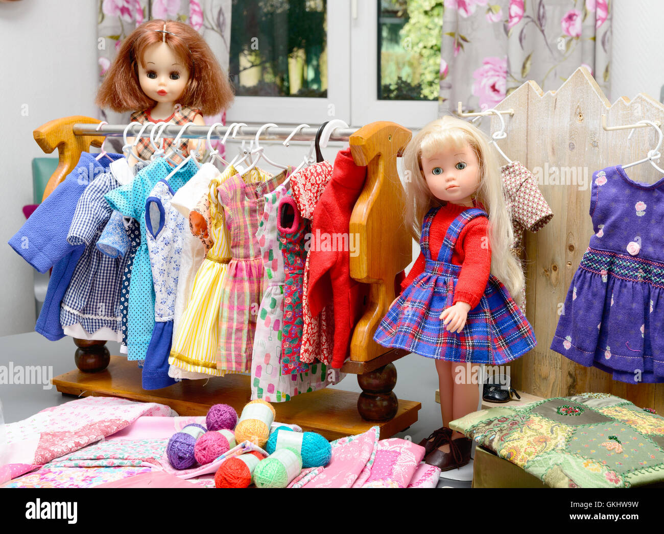 fashion model design Stock Photo - Alamy