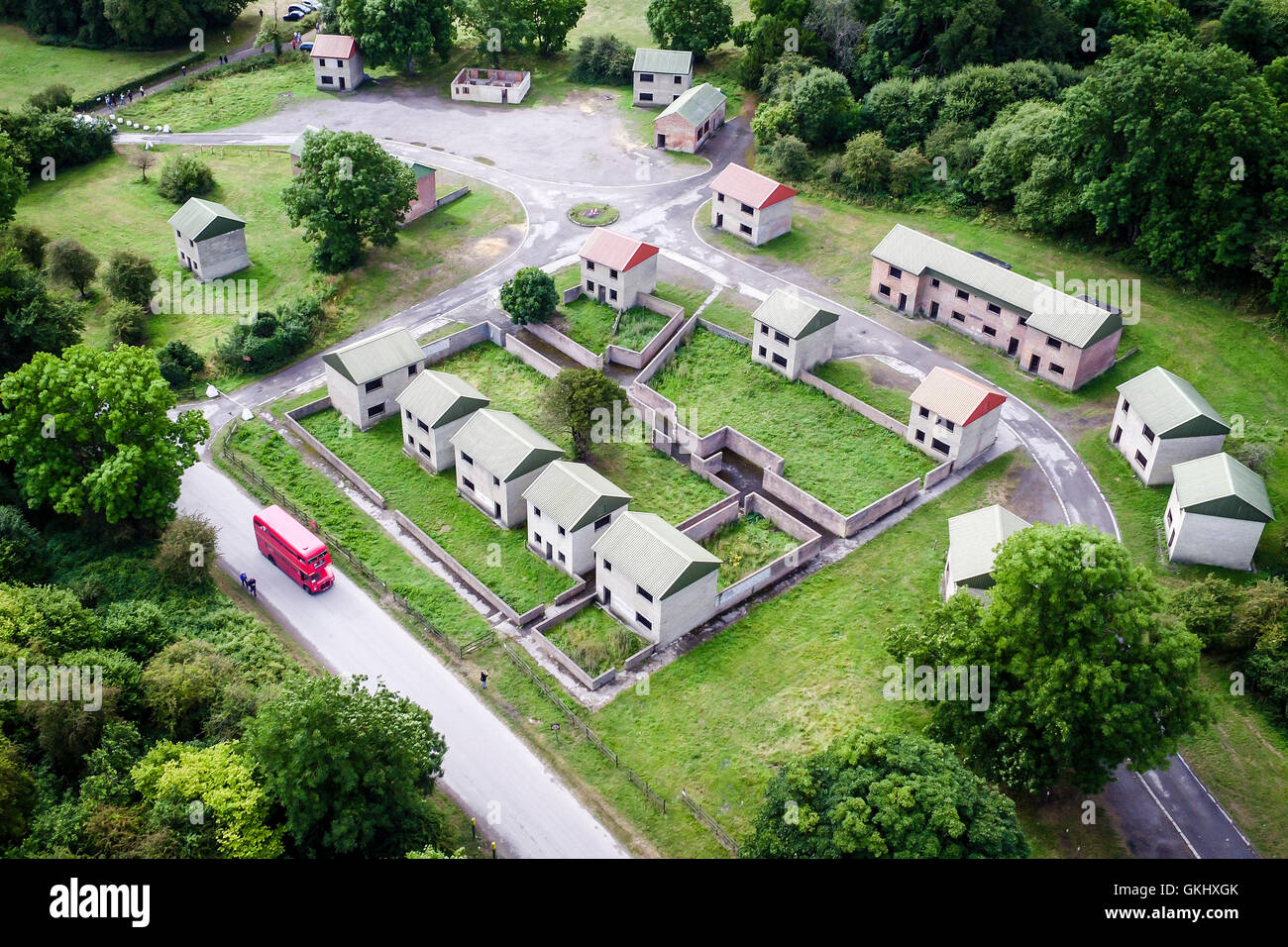 Former mod houses hi-res stock photography and images - Alamy