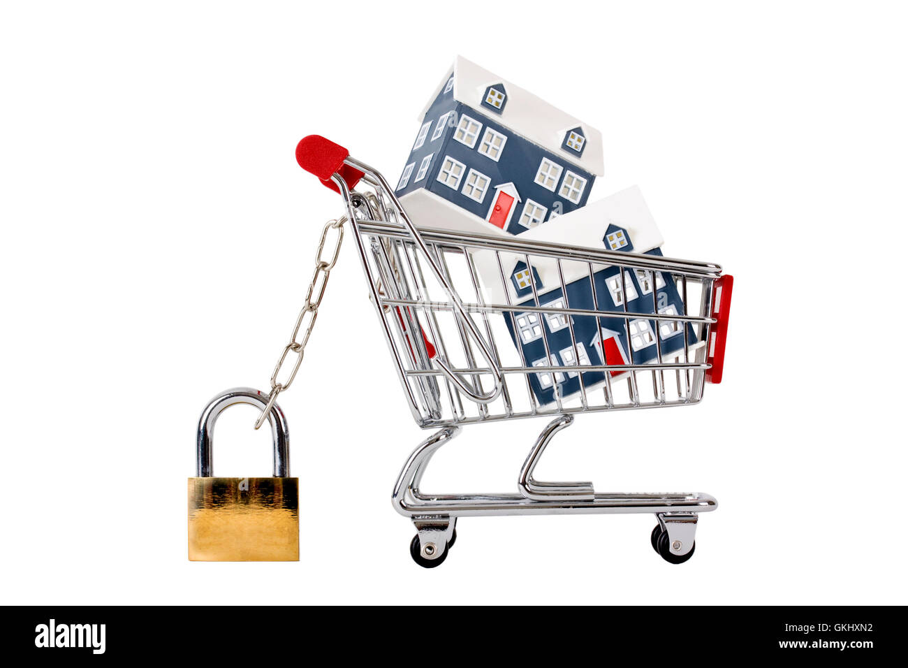 Chain lock in shopping trolley hi-res stock photography and images - Alamy