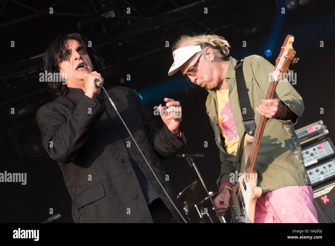 Bearded Theory Festival 2016 - Day 2 - Performances and Atmosphere ...