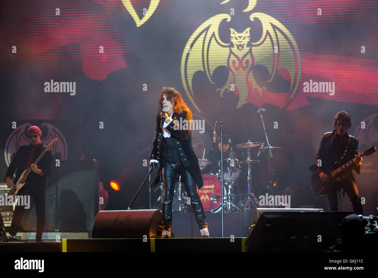 Rock in Rio Lisboa 2016 - Day 3 - Performances - Hollywood Vampires ...