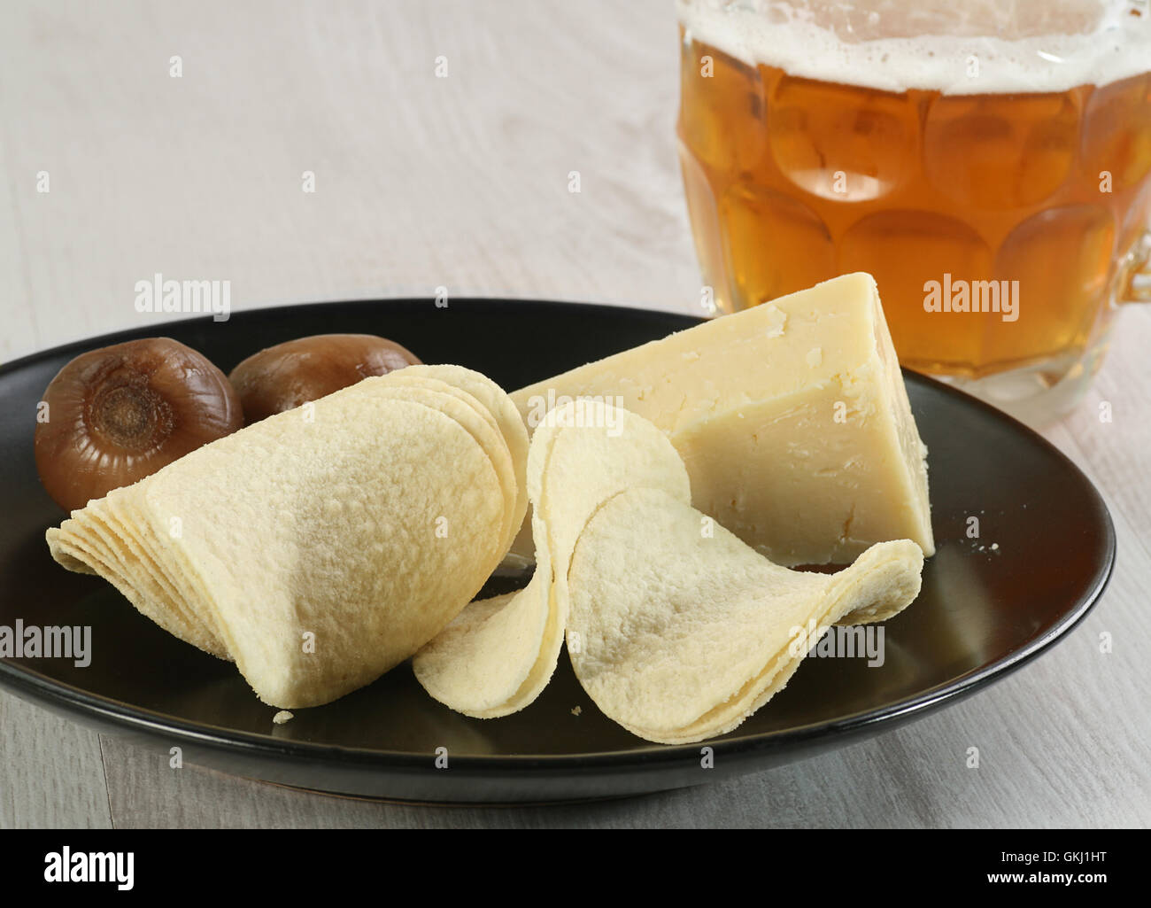 Chips crisps beer hi-res stock photography and images - Alamy