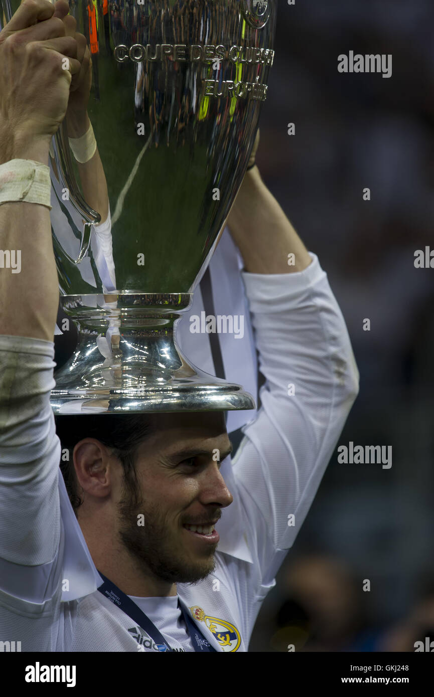 The UEFA Champions League Final 2016 - Real Madrid 5 (1) vs Athletico ...