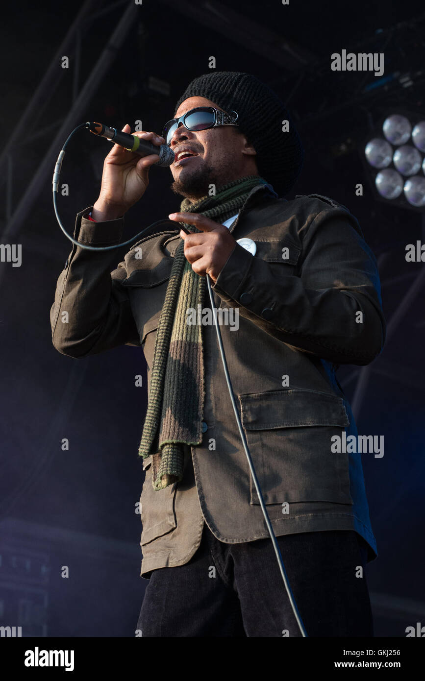 Performances and atmosphere from Bearded Theory 2016 Day 2 Featuring ...