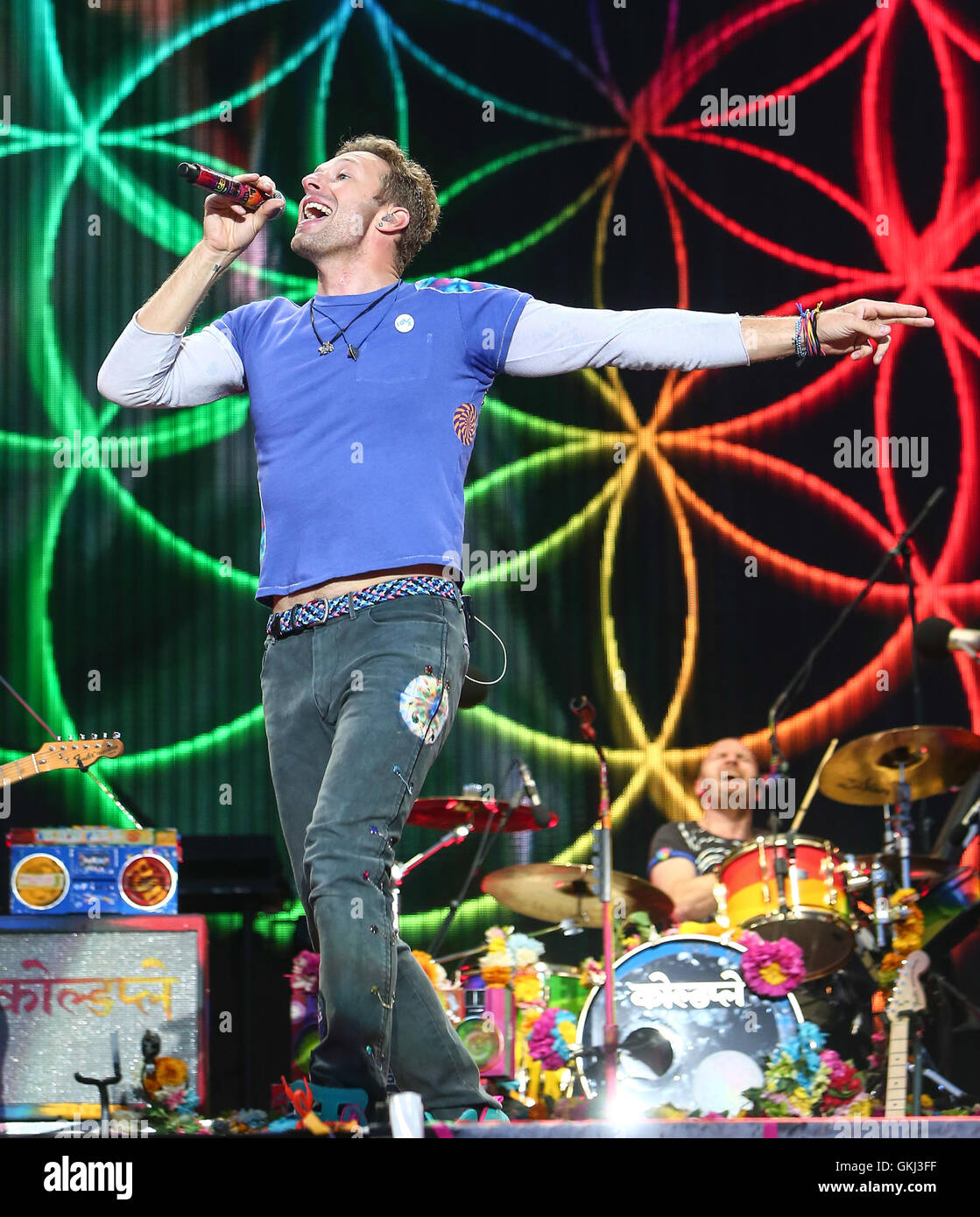 Coldplay - BBC Radio 1's Big Weekend - Day 2 at Powderham Castle ...