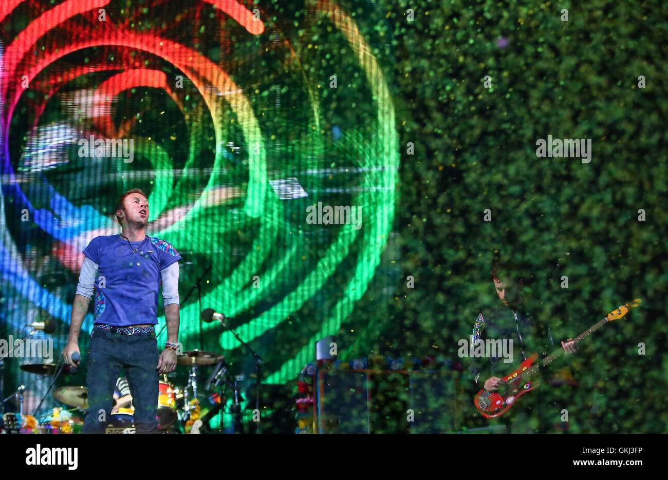 Coldplay - BBC Radio 1's Big Weekend - Day 2 at Powderham Castle ...