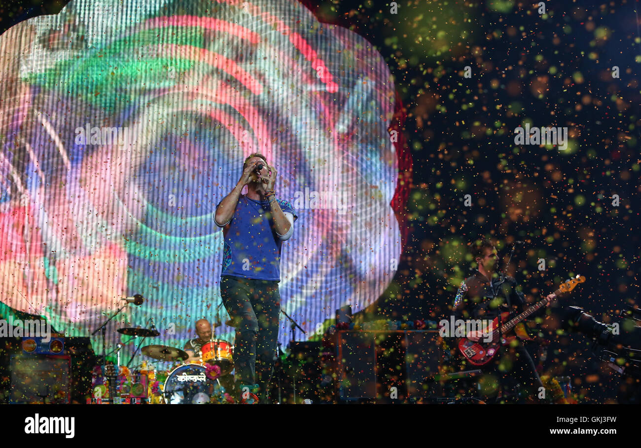 Coldplay - BBC Radio 1's Big Weekend - Day 2 at Powderham Castle ...