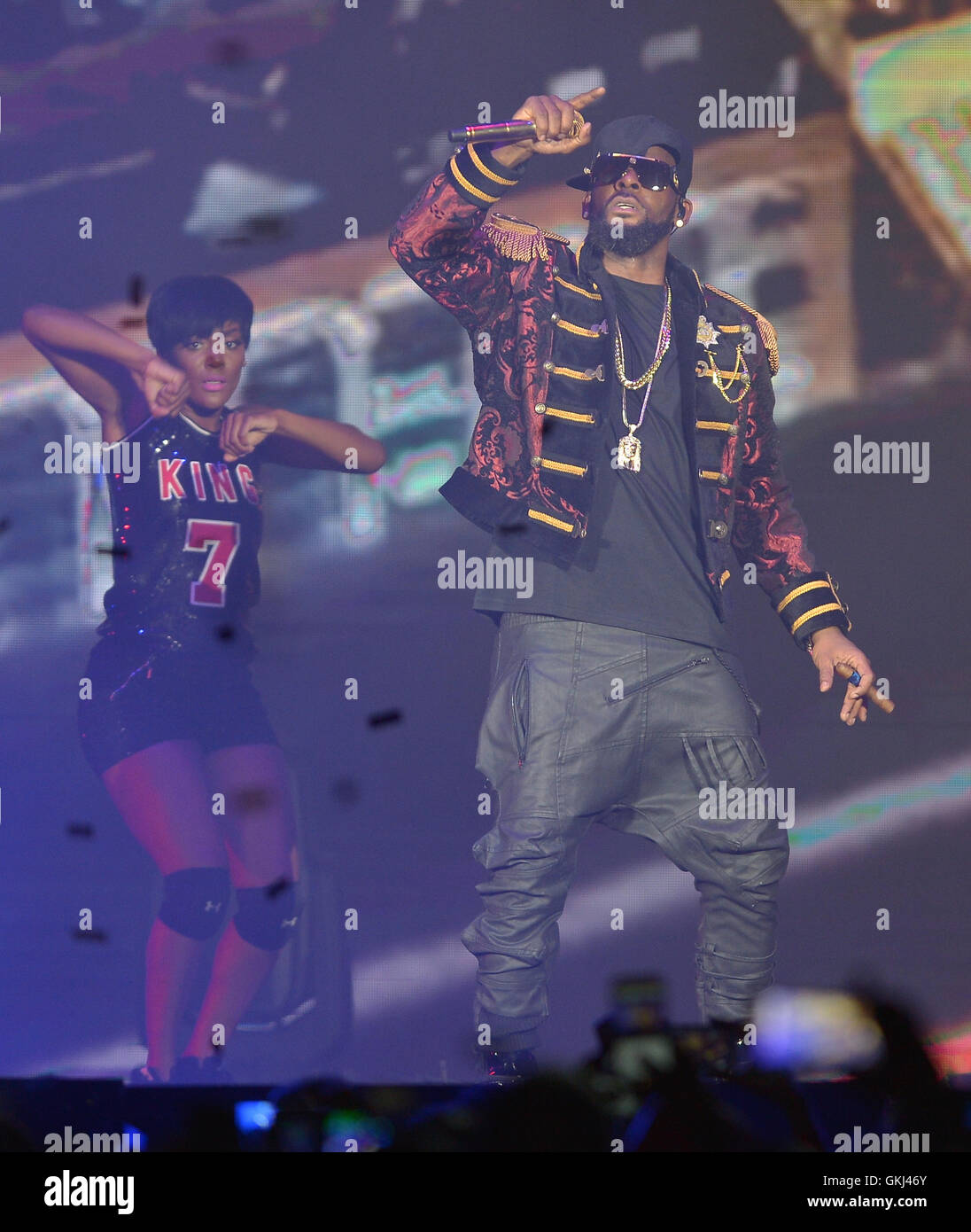 R Kelly performs live in concert during his 'The Buffet Tour' at ...
