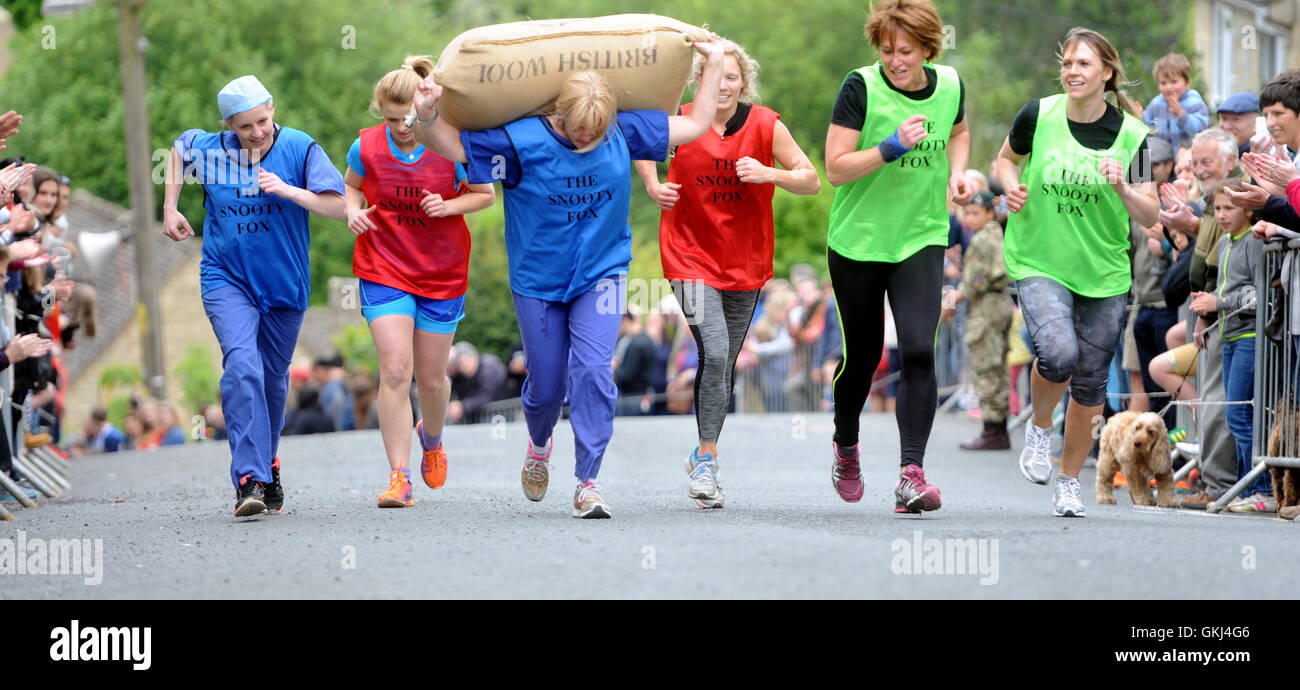 The Tetbury Woolsack Races in Gloucestershire, England, on Bank Holiday ...