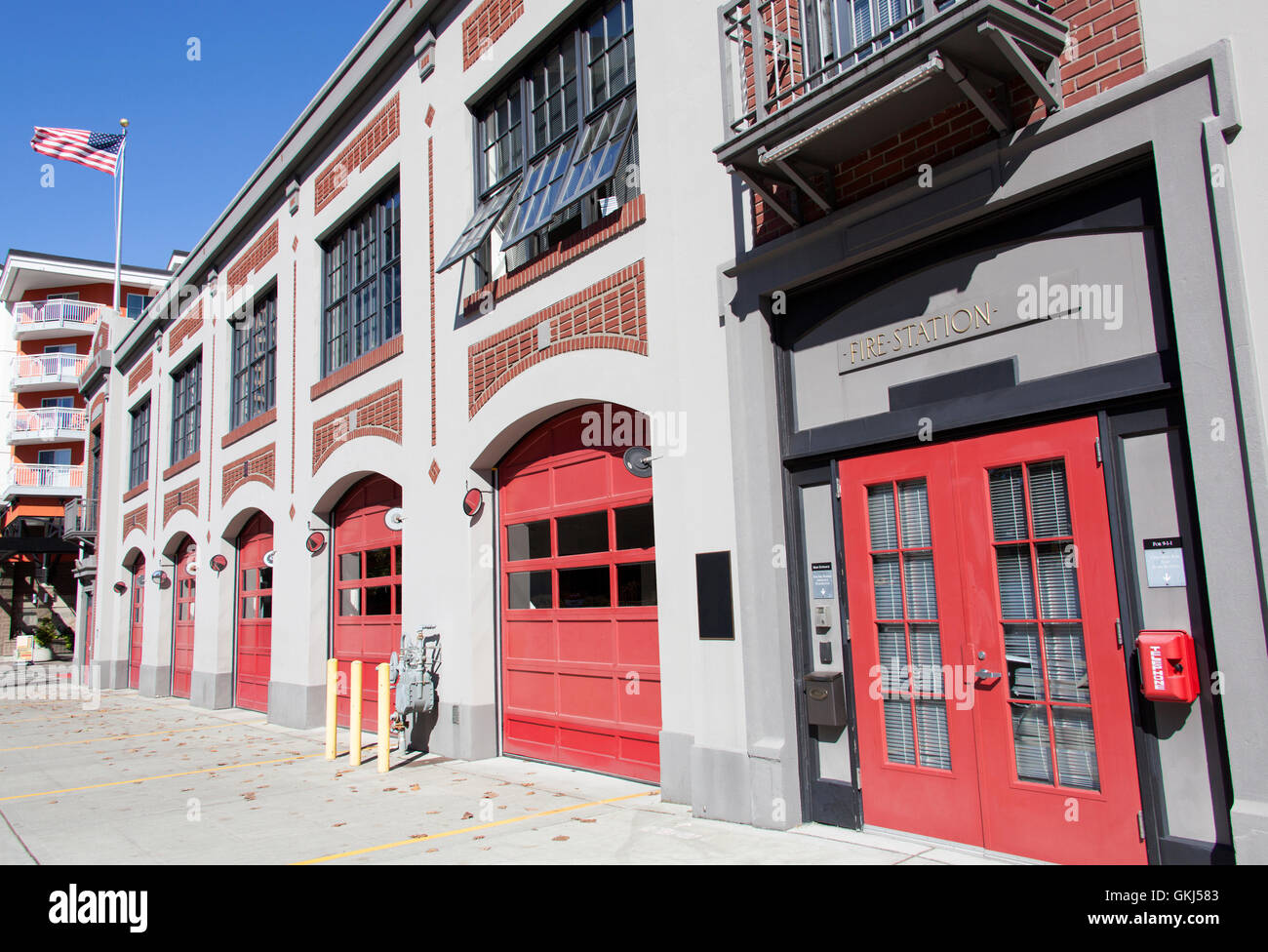 Fire station building hi-res stock photography and images - Alamy