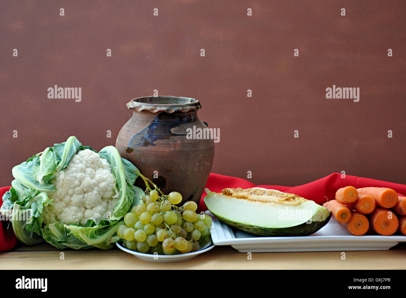 vegetables and clay pot Stock Photo - Alamy