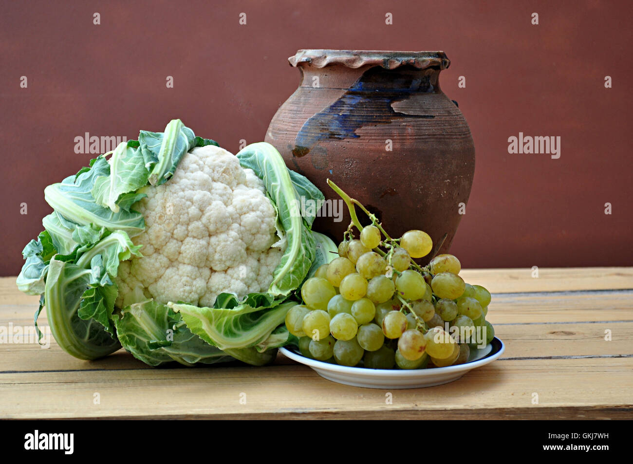 vegetables and clay pot Stock Photo - Alamy