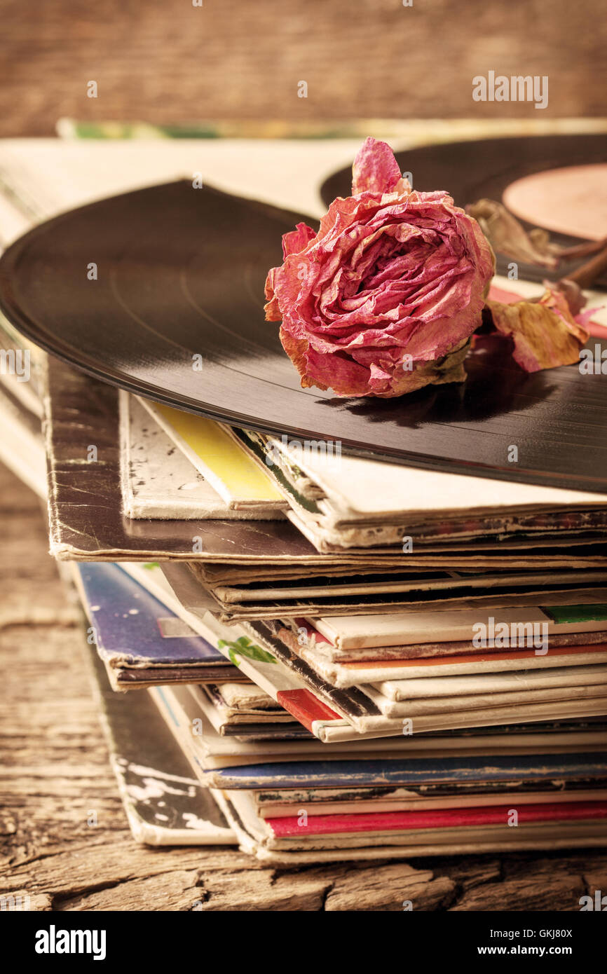 Pile of records single vinyl record hi-res stock photography and images ...