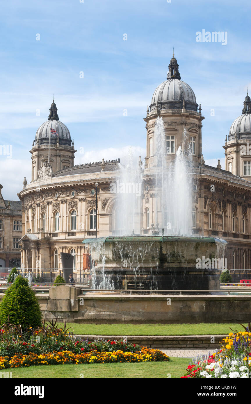 Hull fountain hi-res stock photography and images - Alamy