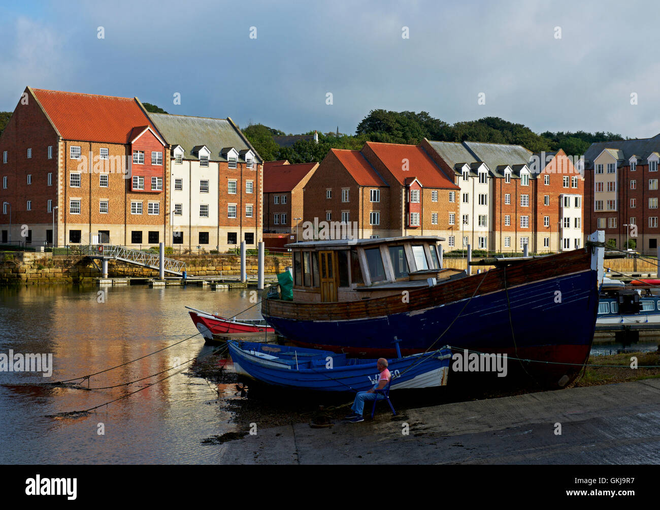 River esk at whitby hi-res stock photography and images - Alamy