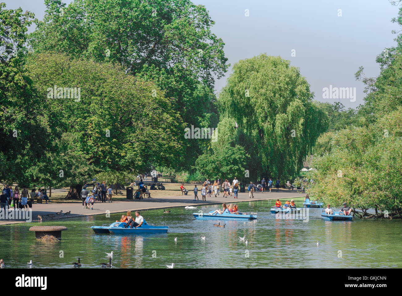 Regent's Park London, view of people enjoying a summer afternoon on the ...