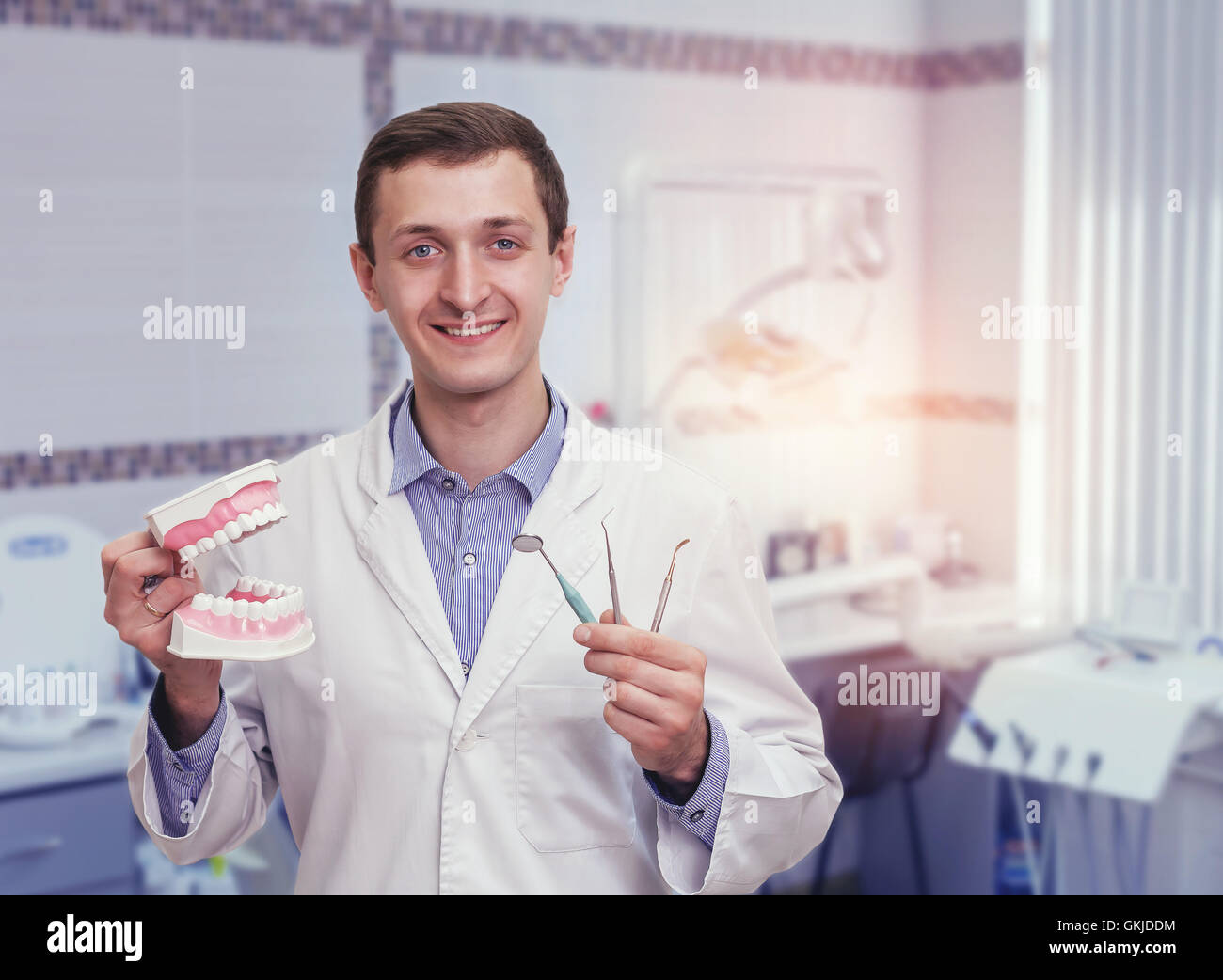 Dentist occupation hi-res stock photography and images - Alamy