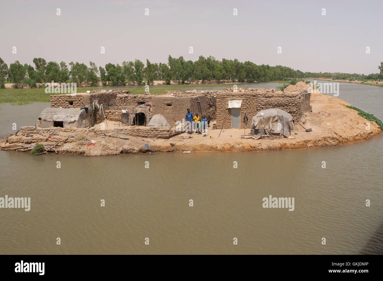 Mud dwellings niger hi-res stock photography and images - Alamy