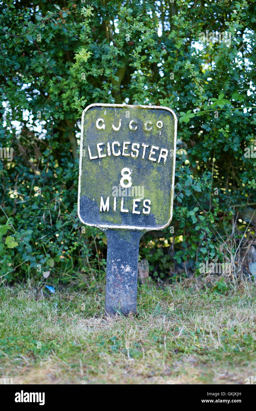 Canal Sign - Leicester 8 miles Stock Photo - Alamy