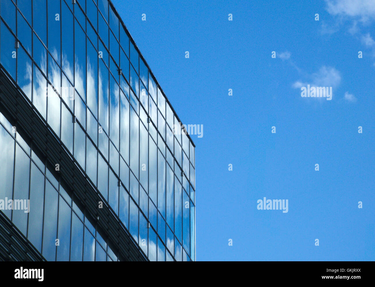Roof construction skyscraper hi-res stock photography and images - Alamy