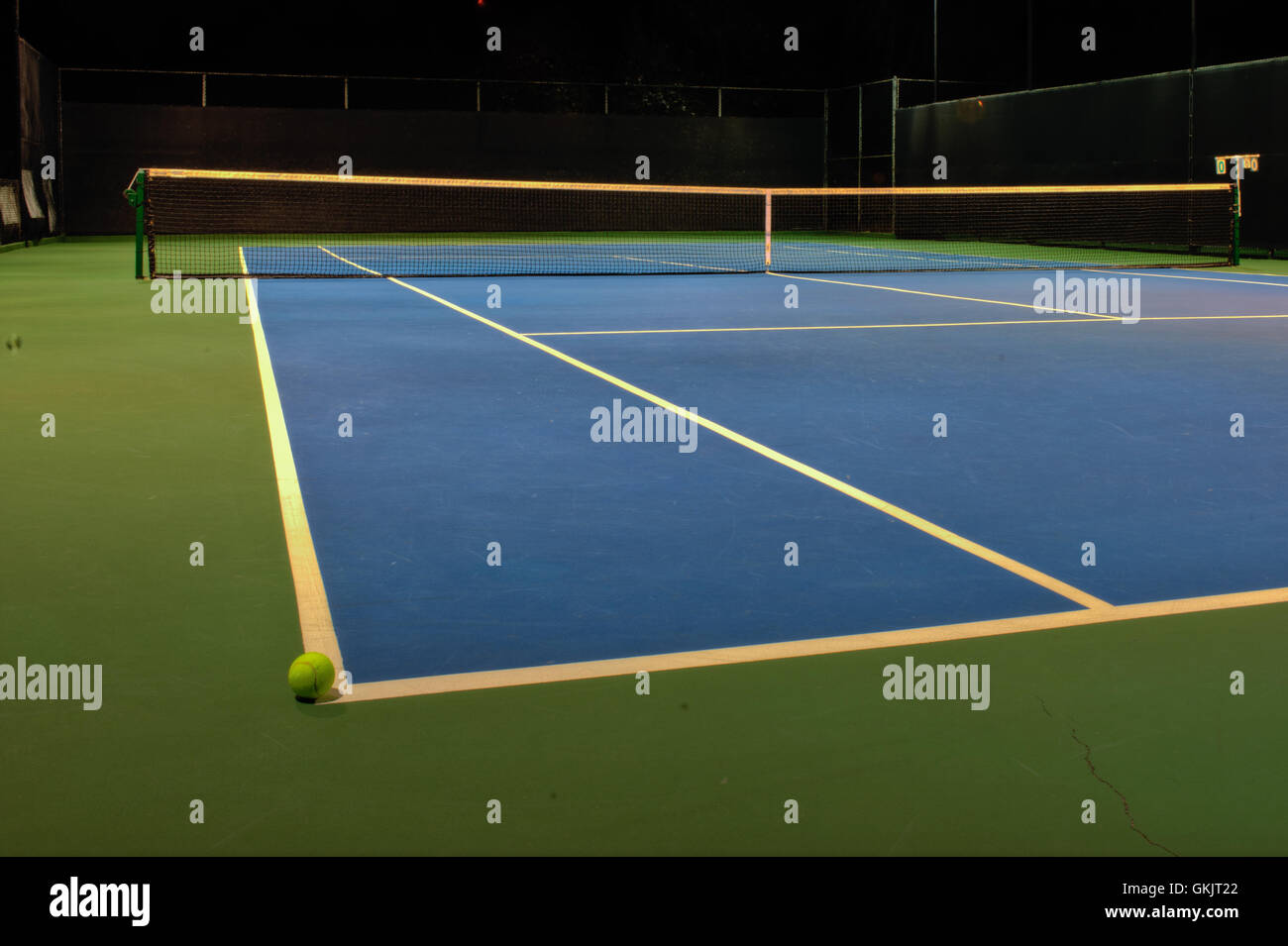 Line call tennis hi-res stock photography and images - Alamy