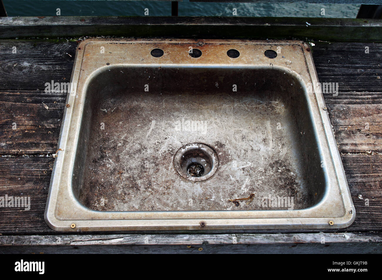 Messy sink hi-res stock photography and images - Alamy