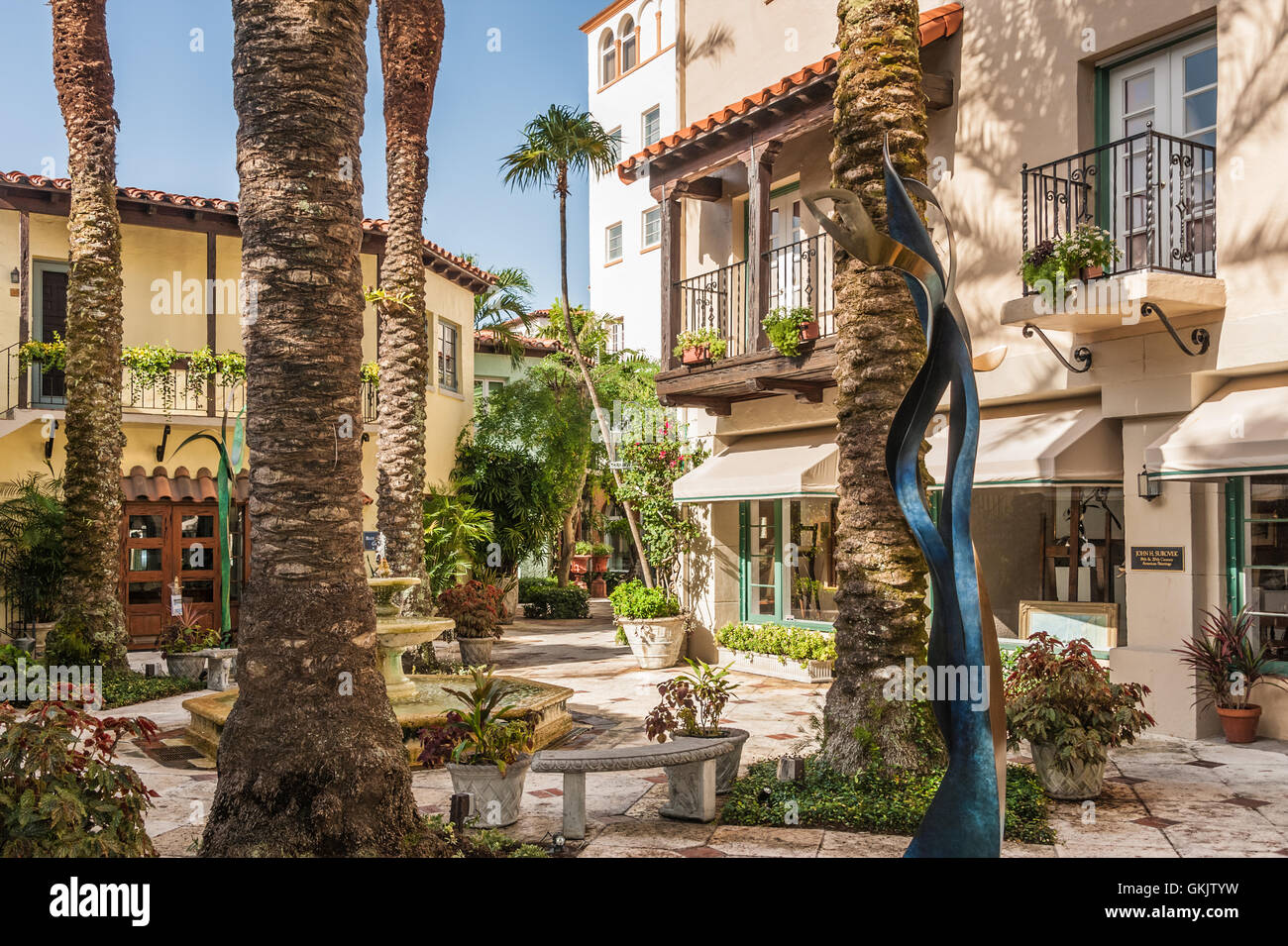 Via Parigi on Worth Avenue in Palm Beach, Florida. (USA Stock Photo - Alamy