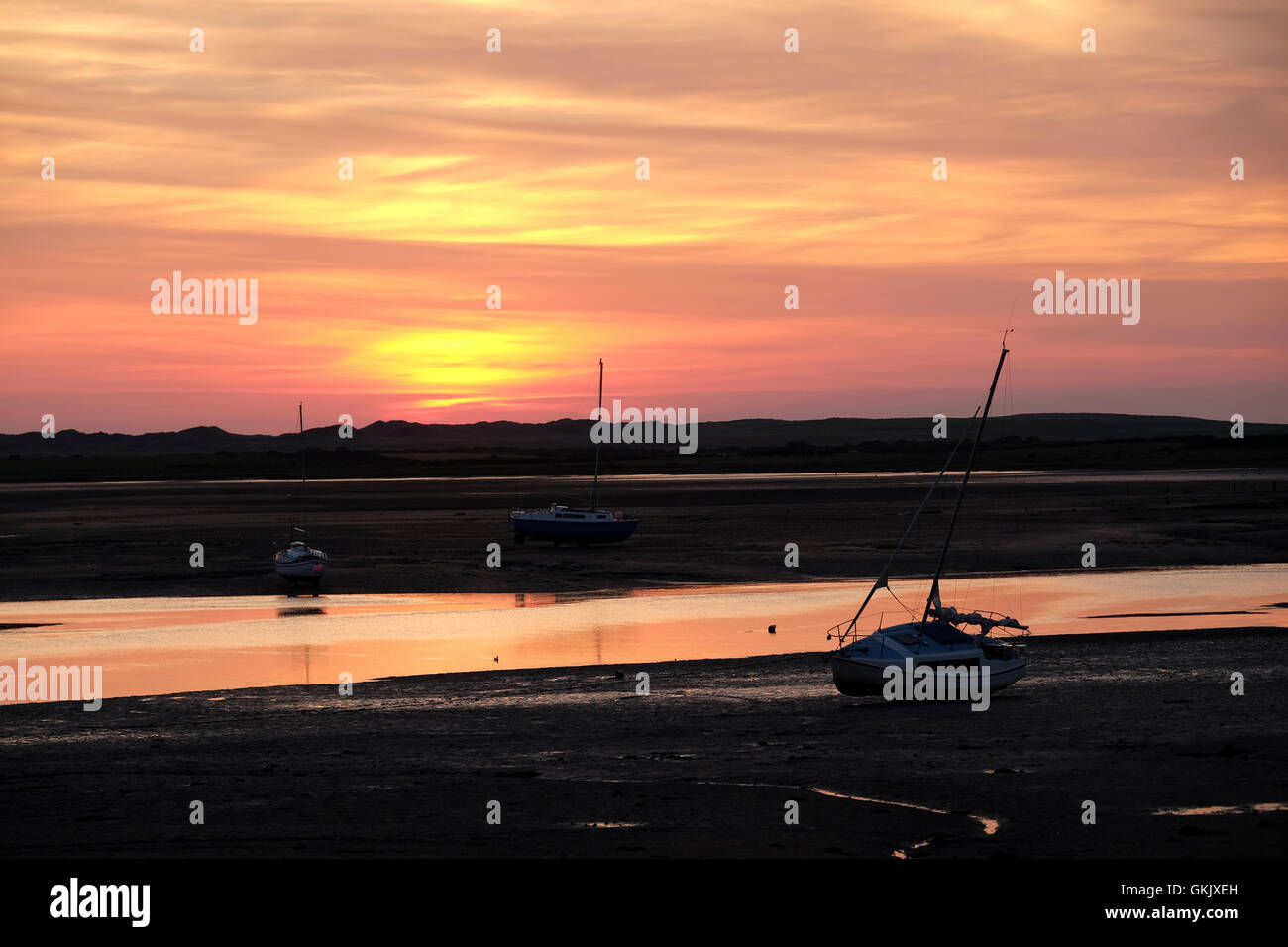 Ravenglass yacht estuary hi-res stock photography and images - Alamy