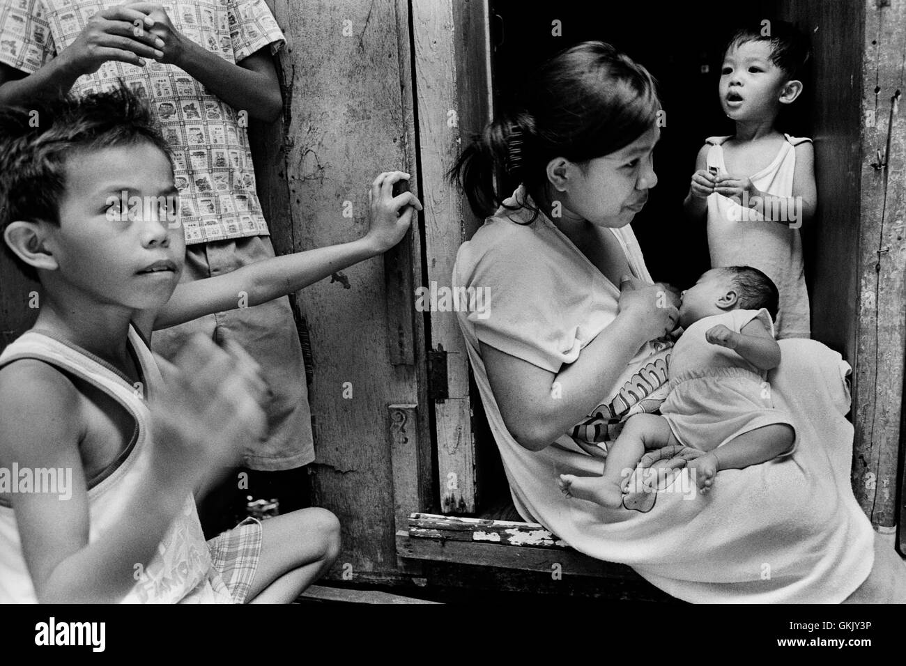 Poverty in Metro Manila Stock Photo - Alamy