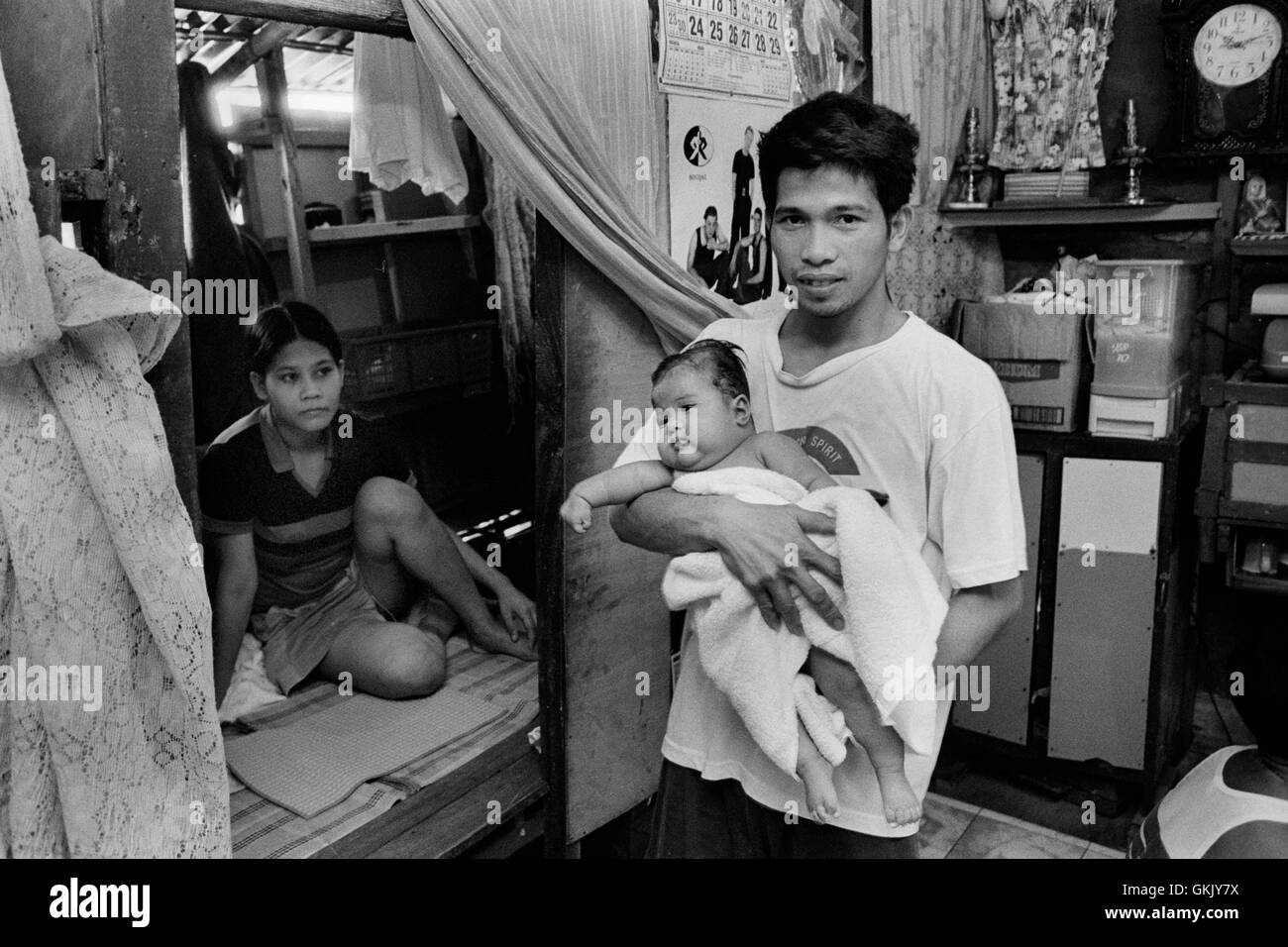 Poverty in Metro Manila Stock Photo - Alamy