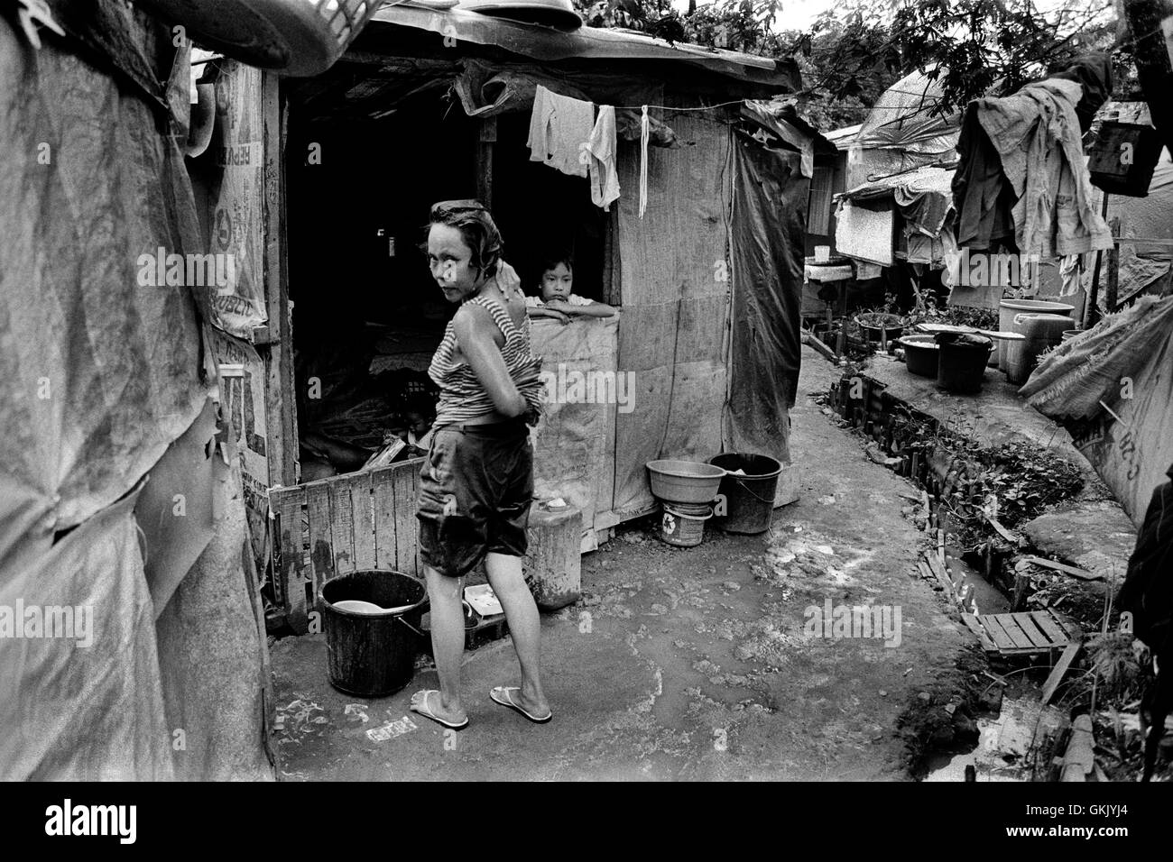 Poverty in Metro Manila Stock Photo - Alamy