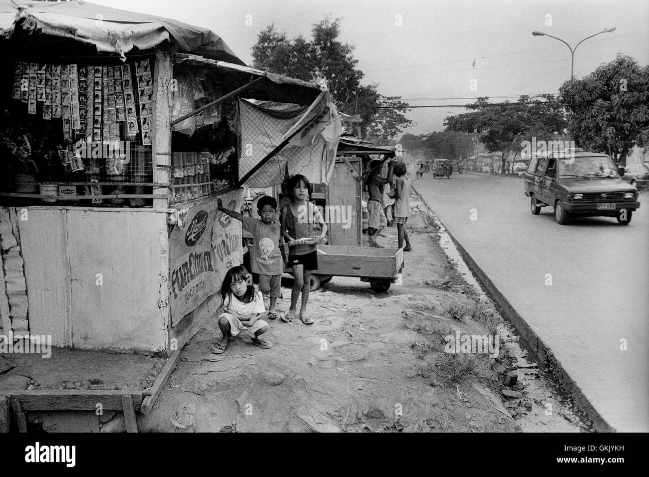 Poverty in Metro Manila Stock Photo - Alamy