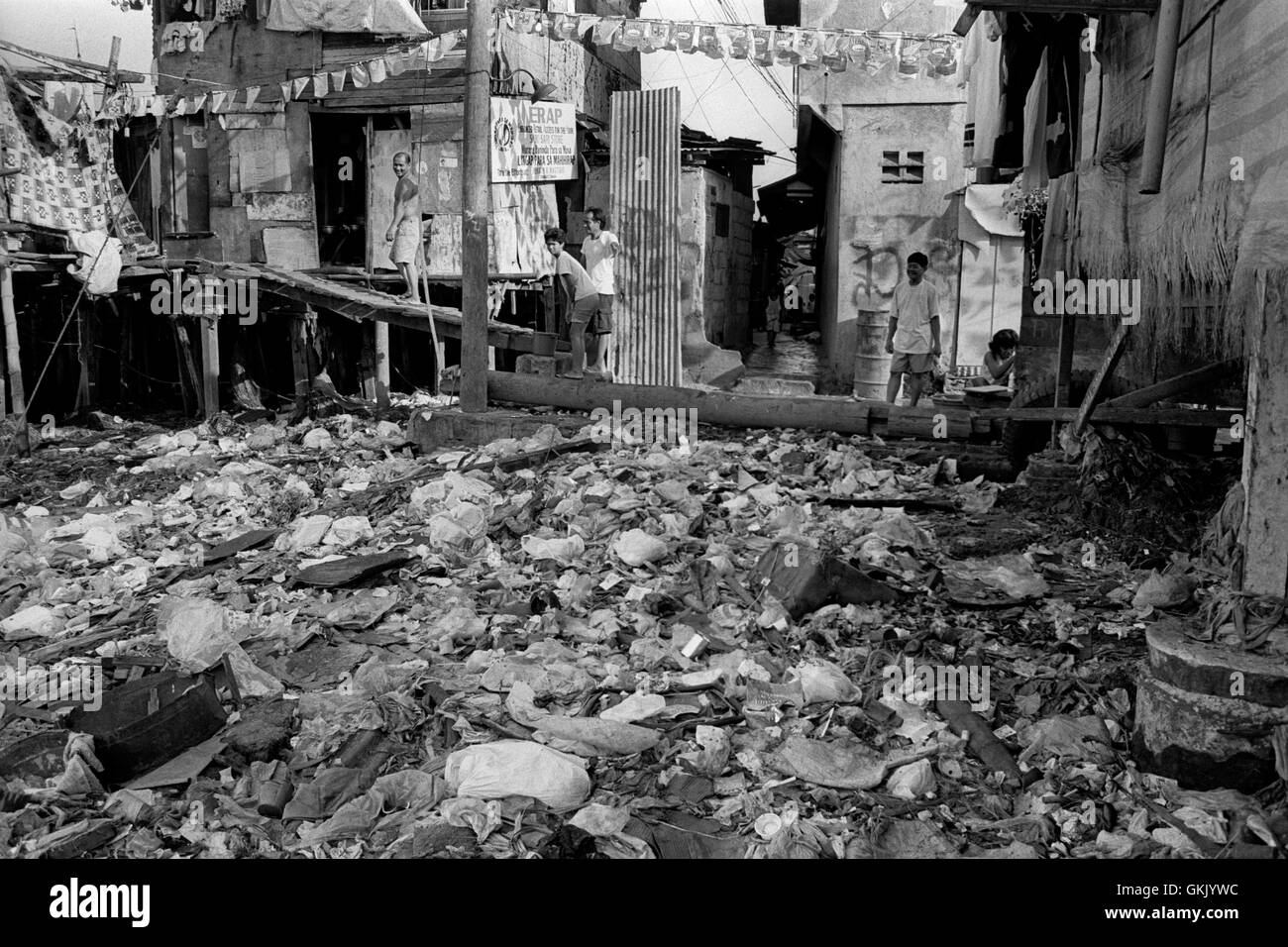 Poverty in Metro Manila Stock Photo - Alamy