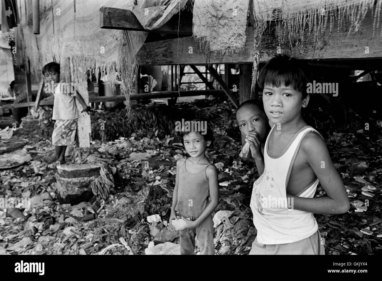 Poverty in Metro Manila Stock Photo - Alamy