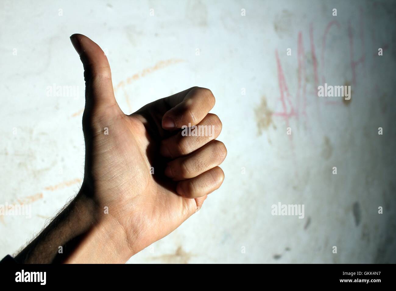 Thump up sign hi-res stock photography and images - Alamy