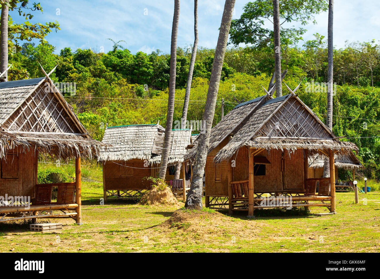 Tropical straw roof hut hi-res stock photography and images - Alamy