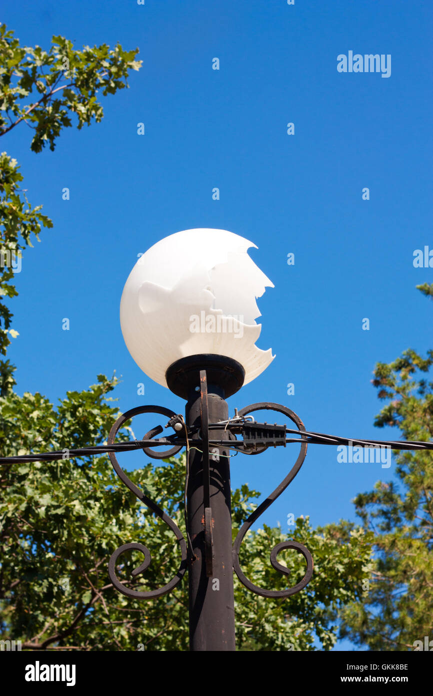 Broken street lamp Stock Photo - Alamy