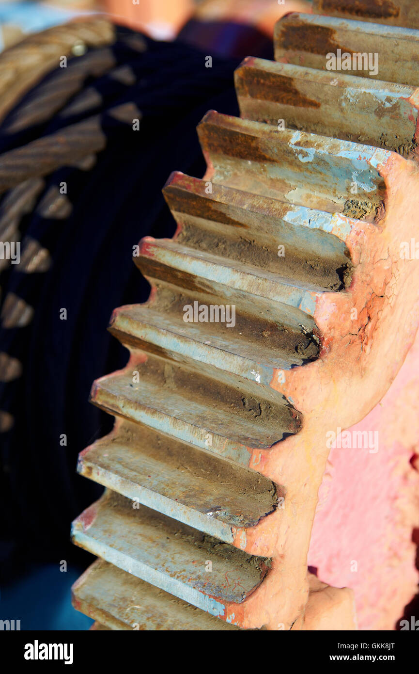 Old metal gear Stock Photo - Alamy