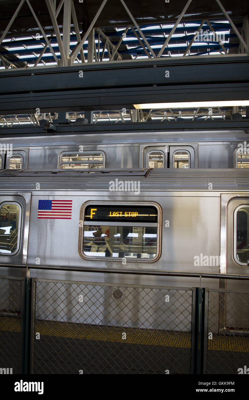 City hall subway stop new york hi-res stock photography and images - Alamy