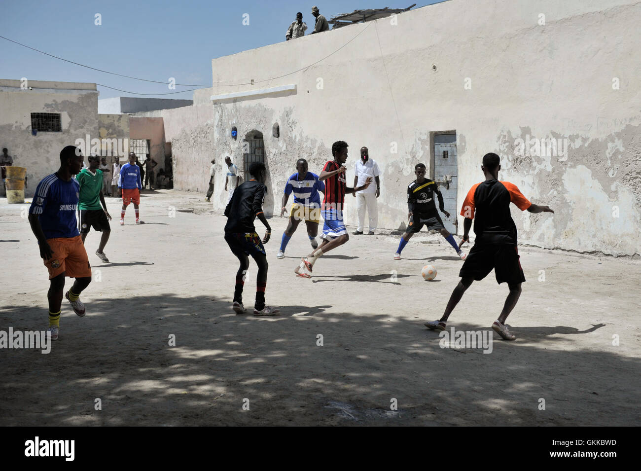 Prisoners courtyard hi-res stock photography and images - Alamy