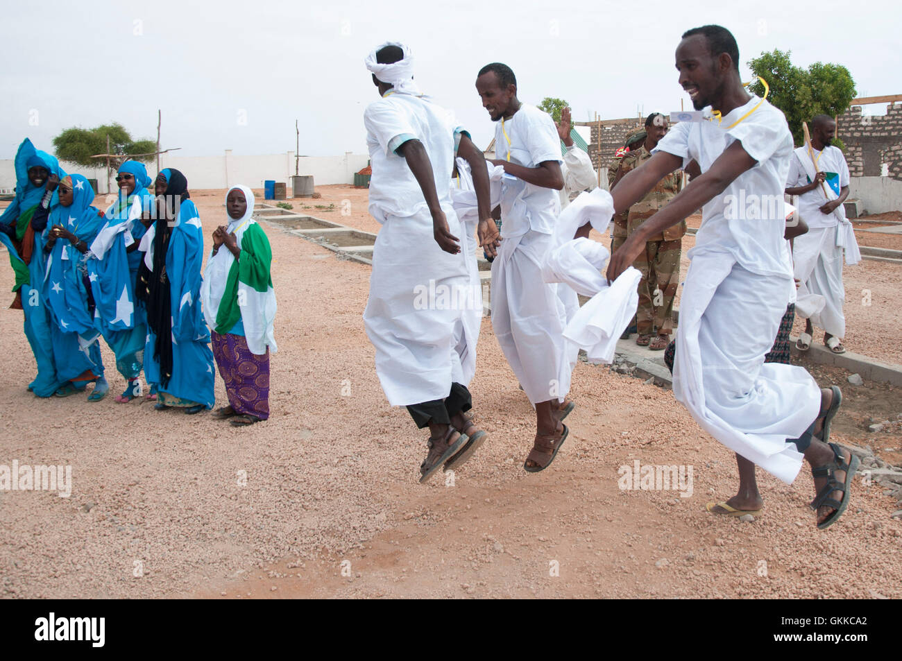 Somali dancers hi-res stock photography and images - Alamy