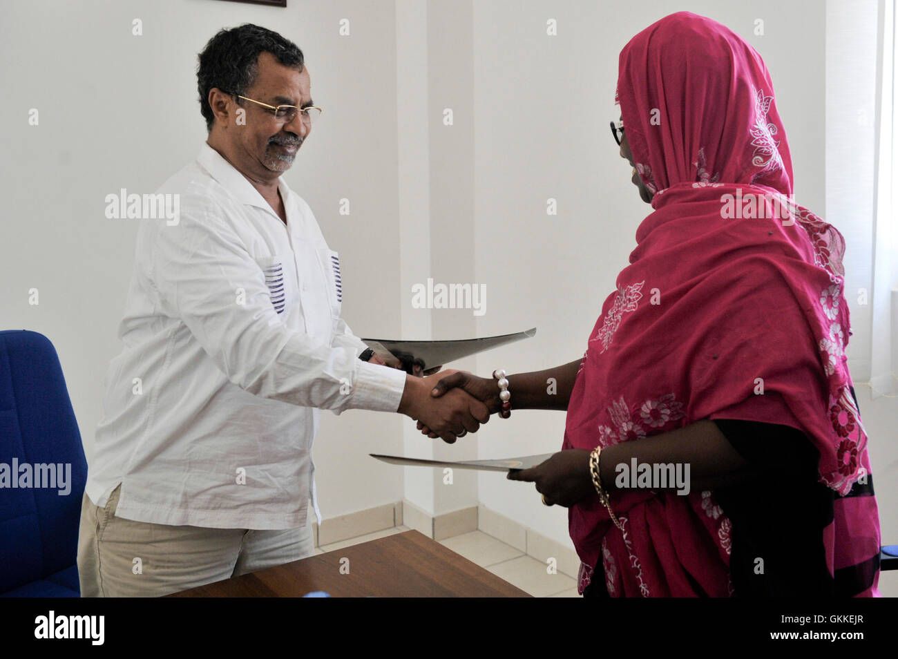Handover documents hi-res stock photography and images - Alamy