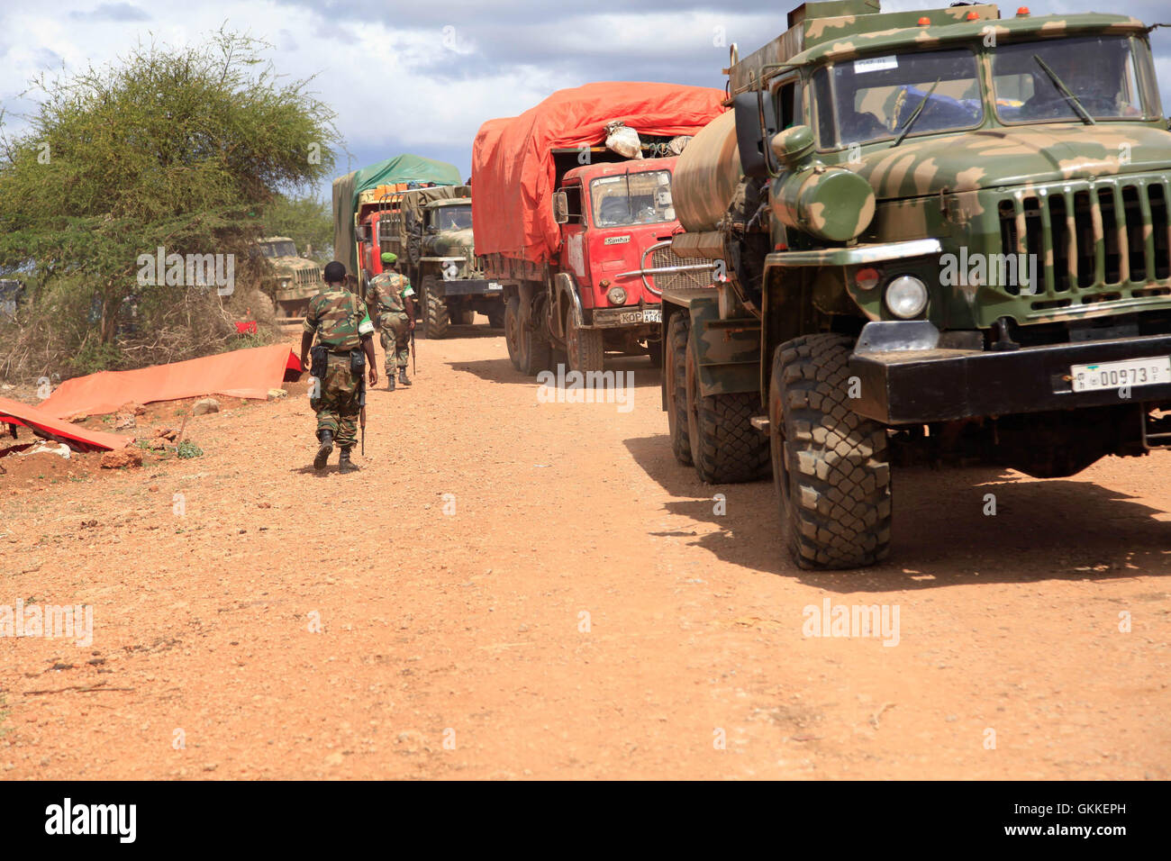 Ethiopian soldiers serving with AMISOM assist in moving supplies across ...