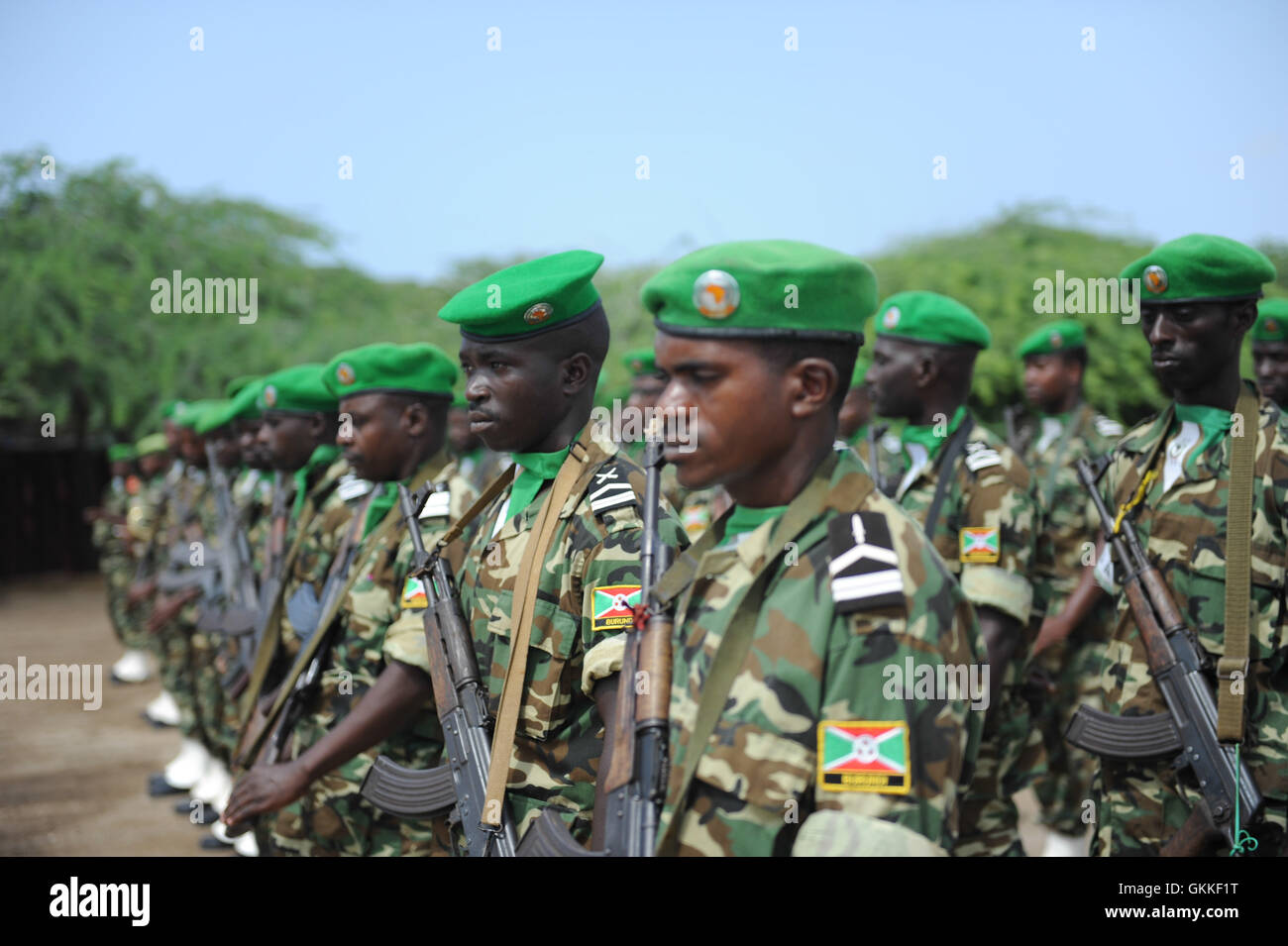 Burundian troops stand in formation to greet AMISOM Force Commander ...