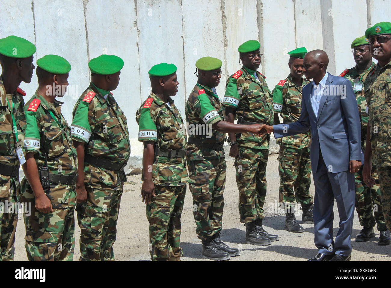 Burundi’s Chief of Defence Forces, Maj. Gen. Prime Niyongabo, meets ...