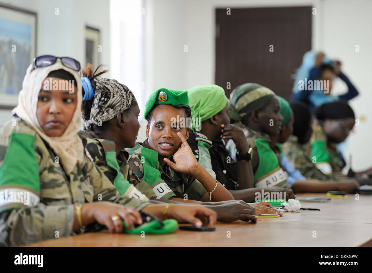 African female soldiers hi-res stock photography and images - Alamy